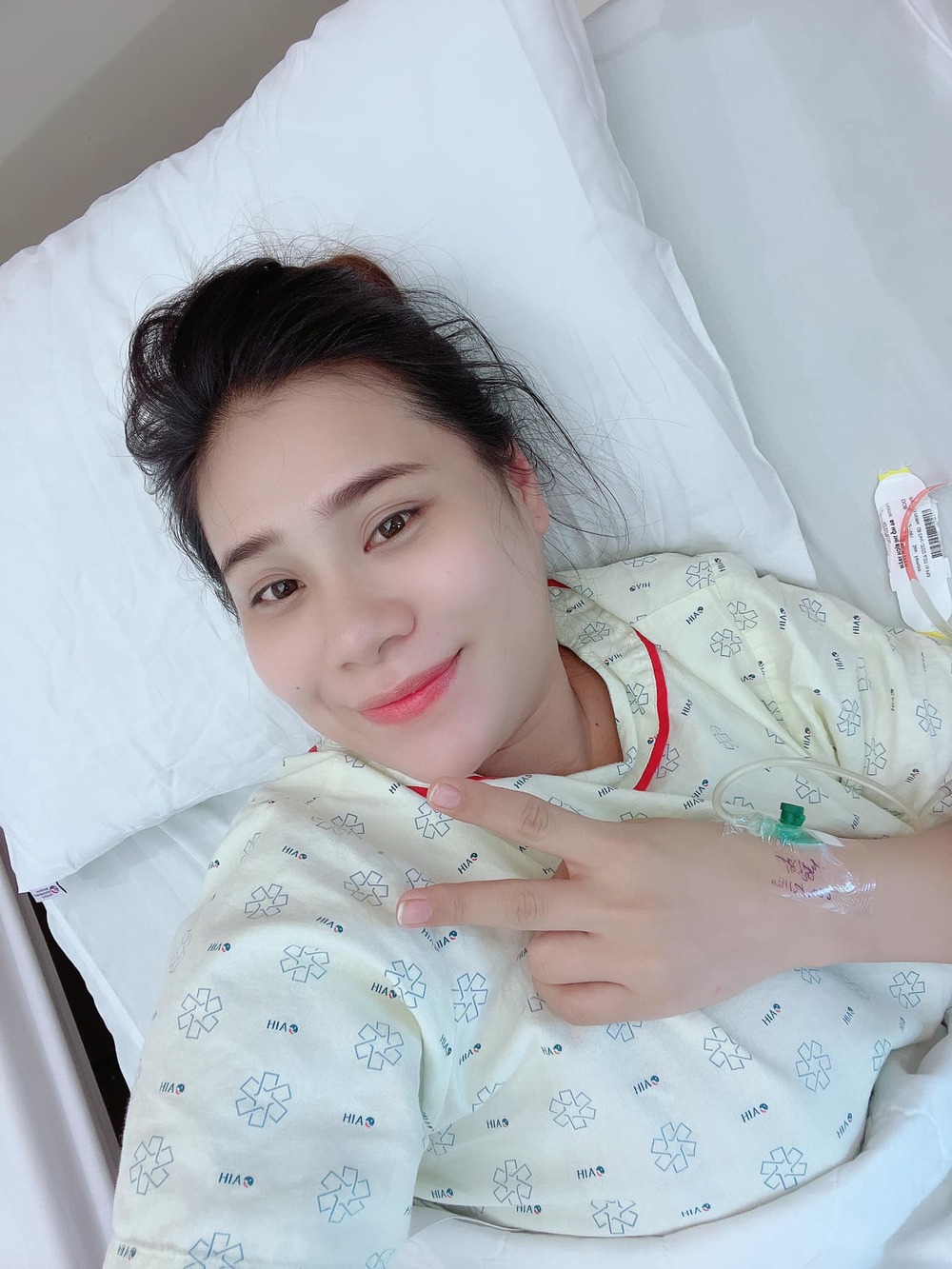 Hồ Bích Trâm Chia Sẻ Ngày Thứ 3 Sau Sinh Bị Tắc Sữa đau Nhức Và Sốt