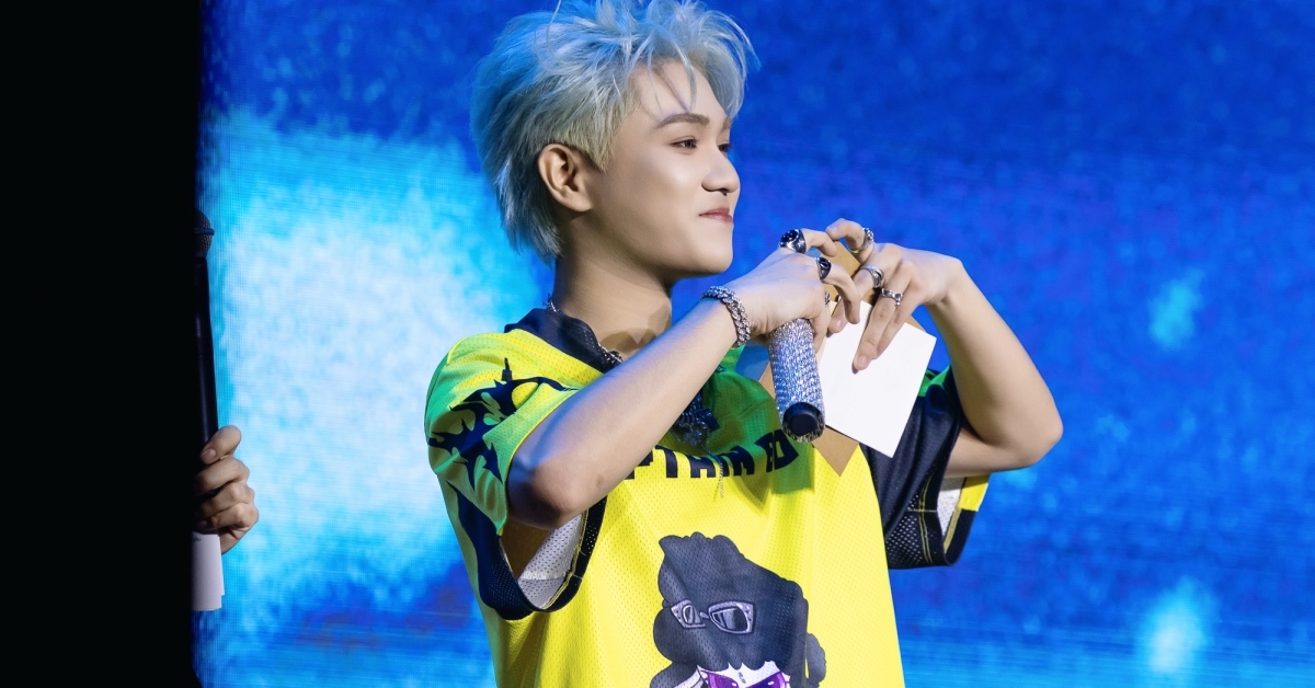 CAPTAIN BOY xúc động với tình cảm của người hâm mộ tại fan meeting - YAN